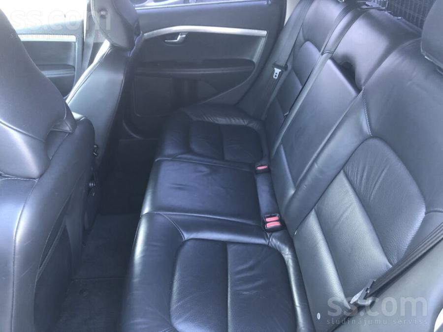 Pelēks Volvo V70 2011 Valmiera, ar dzinēja tilpumu 2.40 L un nobraukumu 297 tūkst. km par 4490 €, foto 8 vietnē AUTOMOTO.COM.LV