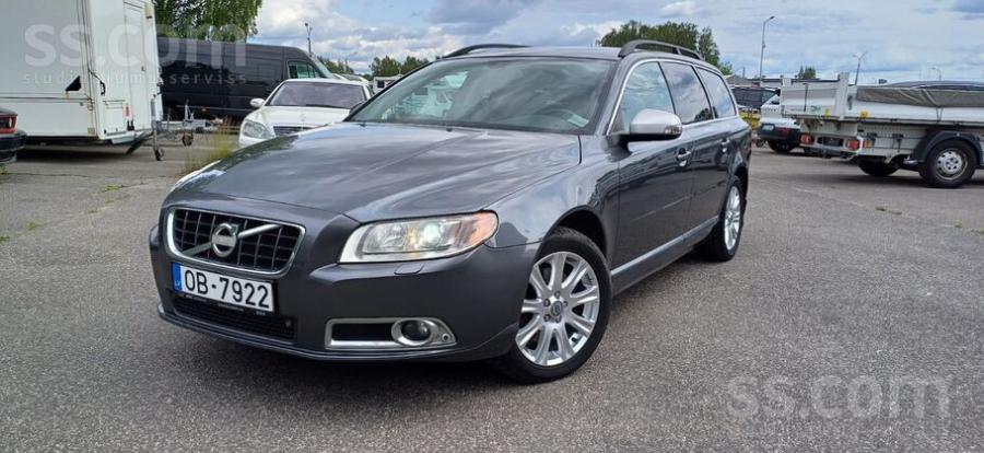 Grey Volvo V70 2011 in Riga, with an engine capacity of 2.00 L and mileage of 221 thousand km for 5300 €, photo 1 on AUTOMOTO.COM.LV