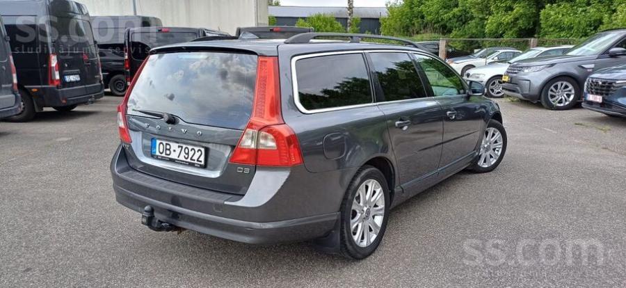 Grey Volvo V70 2011 in Riga, with an engine capacity of 2.00 L and mileage of 221 thousand km for 5300 €, photo 4 on AUTOMOTO.COM.LV
