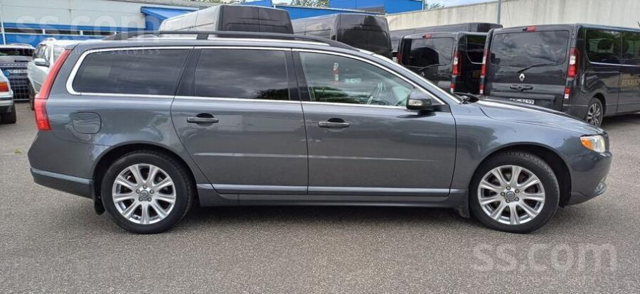 Grey Volvo V70 2011 in Riga, with an engine capacity of 2.00 L and mileage of 221 thousand km for 5300 €, photo 7 on AUTOMOTO.COM.LV