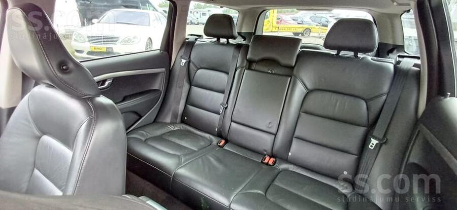 Grey Volvo V70 2011 in Riga, with an engine capacity of 2.00 L and mileage of 221 thousand km for 5300 €, photo 10 on AUTOMOTO.COM.LV