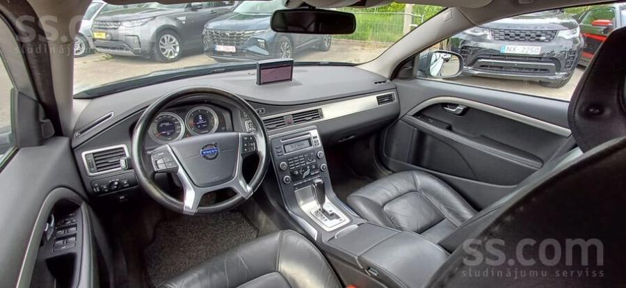 Grey Volvo V70 2011 in Riga, with an engine capacity of 2.00 L and mileage of 221 thousand km for 5300 €, photo 12 on AUTOMOTO.COM.LV