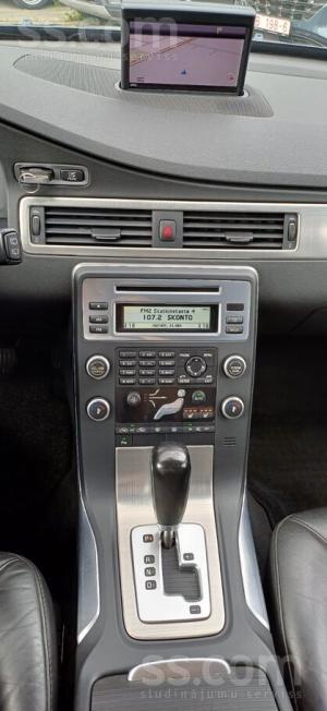 Grey Volvo V70 2011 in Riga, with an engine capacity of 2.00 L and mileage of 221 thousand km for 5300 €, photo 14 on AUTOMOTO.COM.LV