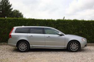 Pelēks Volvo V70 2011 Alīta, ar dzinēja tilpumu 2.00 L un nobraukumu 299 tūkst. km par 5100 €, foto 7 vietnē AUTOMOTO.COM.LV