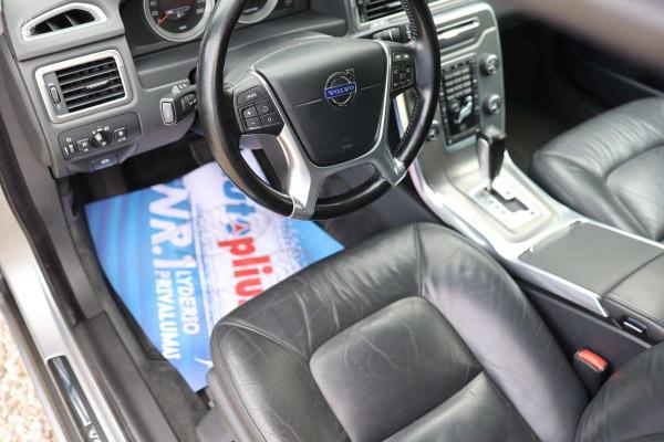 Pelēks Volvo V70 2011 Alīta, ar dzinēja tilpumu 2.00 L un nobraukumu 299 tūkst. km par 5100 €, foto 9 vietnē AUTOMOTO.COM.LV