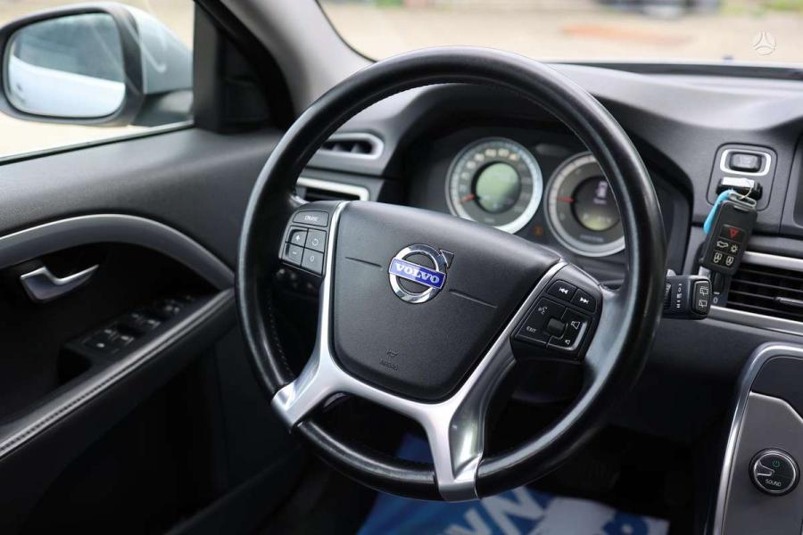 Pelēks Volvo V70 2011 Alīta, ar dzinēja tilpumu 2.00 L un nobraukumu 299 tūkst. km par 5100 €, foto 14 vietnē AUTOMOTO.COM.LV