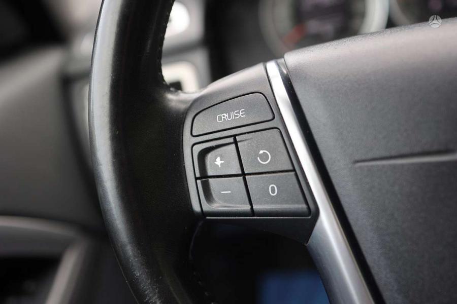 Pelēks Volvo V70 2011 Alīta, ar dzinēja tilpumu 2.00 L un nobraukumu 299 tūkst. km par 5100 €, foto 21 vietnē AUTOMOTO.COM.LV