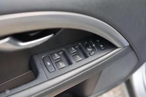 Pelēks Volvo V70 2011 Alīta, ar dzinēja tilpumu 2.00 L un nobraukumu 299 tūkst. km par 5100 €, foto 24 vietnē AUTOMOTO.COM.LV