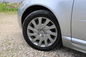 Pelēks Volvo V70 2011 Alīta, ar dzinēja tilpumu 2.00 L un nobraukumu 299 tūkst. km par 5100 €, foto 30 vietnē AUTOMOTO.COM.LV
