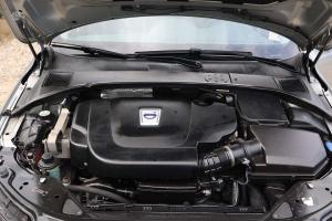 Pelēks Volvo V70 2011 Alīta, ar dzinēja tilpumu 2.00 L un nobraukumu 299 tūkst. km par 5100 €, foto 36 vietnē AUTOMOTO.COM.LV