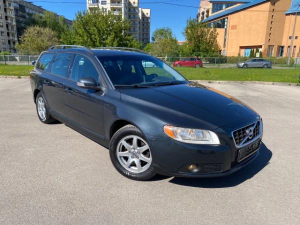 Pelēks Volvo V70 2011 Rīga, ar dzinēja tilpumu 2.00 L un nobraukumu 315 tūkst. km par 5950 €, foto 5 vietnē AUTOMOTO.COM.LV