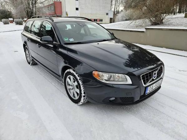 Pelēks Volvo V70 2011 Jēkabpils, ar dzinēja tilpumu 2.00 L un nobraukumu 262 tūkst. km par 6490 €, foto 3 vietnē AUTOMOTO.COM.LV