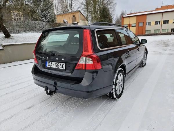 Pelēks Volvo V70 2011 Jēkabpils, ar dzinēja tilpumu 2.00 L un nobraukumu 262 tūkst. km par 6490 €, foto 6 vietnē AUTOMOTO.COM.LV