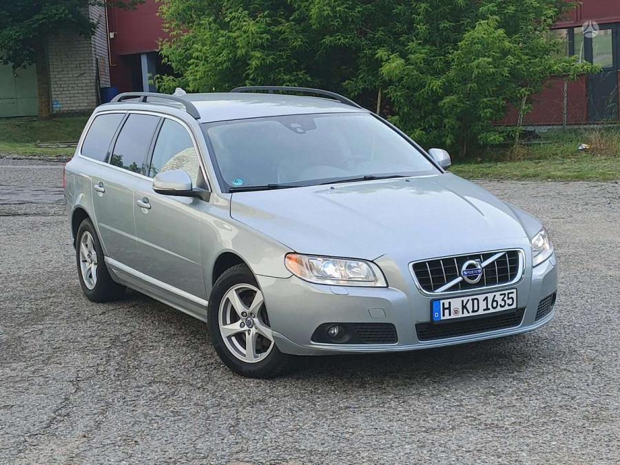 Pelēks Volvo V70 2011 Utena, ar dzinēja tilpumu 2.40 L un nobraukumu 323 tūkst. km par 6500 €, foto 4 vietnē AUTOMOTO.COM.LV