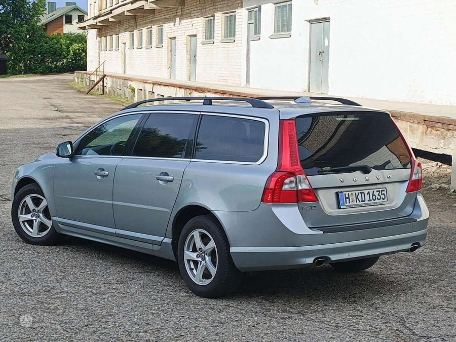Pelēks Volvo V70 2011 Utena, ar dzinēja tilpumu 2.40 L un nobraukumu 323 tūkst. km par 6500 €, foto 5 vietnē AUTOMOTO.COM.LV
