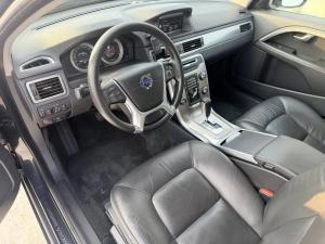 Grey Volvo V70 2011 in Riga, with an engine capacity of 2.00 L and mileage of 334 thousand km for 6995 €, photo 11 on AUTOMOTO.COM.LV