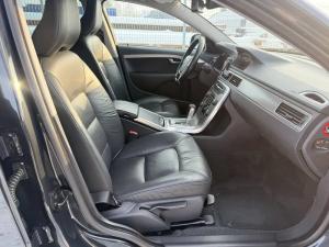 Grey Volvo V70 2011 in Riga, with an engine capacity of 2.00 L and mileage of 334 thousand km for 6995 €, photo 15 on AUTOMOTO.COM.LV