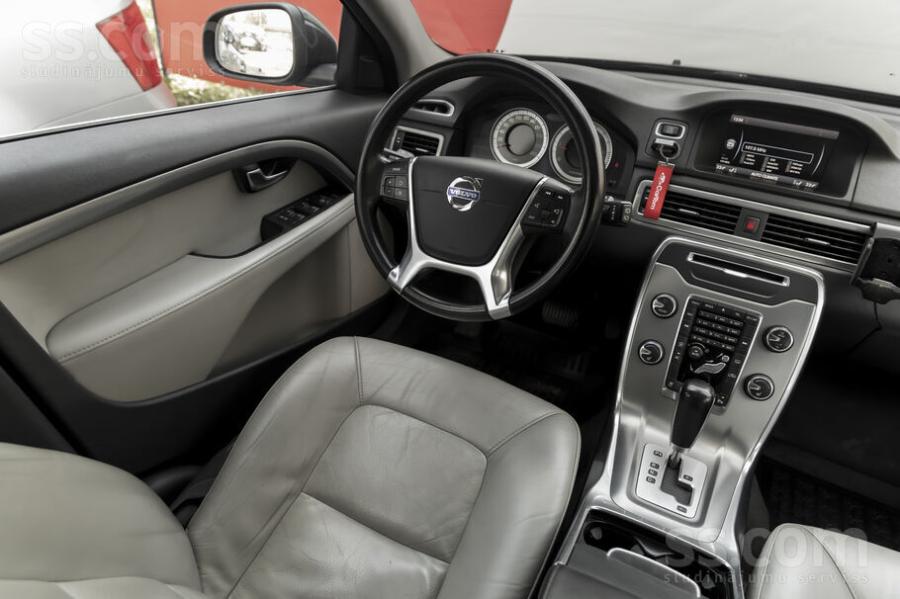 Pelēks Volvo V70 2011 Rīga, ar dzinēja tilpumu 2.00 L un nobraukumu 287 tūkst. km par 7990 €, foto 7 vietnē AUTOMOTO.COM.LV