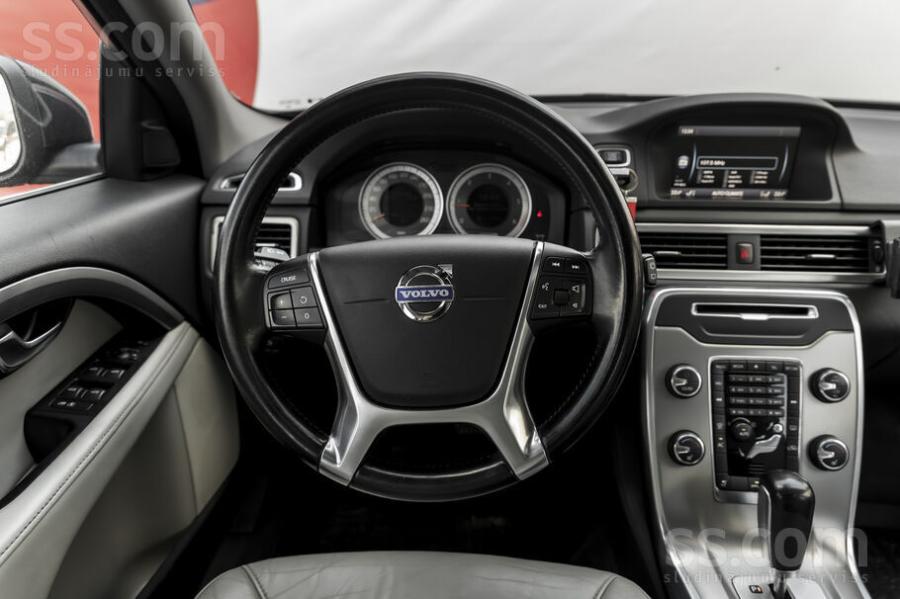 Pelēks Volvo V70 2011 Rīga, ar dzinēja tilpumu 2.00 L un nobraukumu 287 tūkst. km par 7990 €, foto 10 vietnē AUTOMOTO.COM.LV