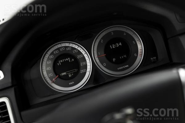 Grey Volvo V70 2011 in Riga, with an engine capacity of 2.00 L and mileage of 287 thousand km for 7990 €, photo 10 on AUTOMOTO.COM.LV