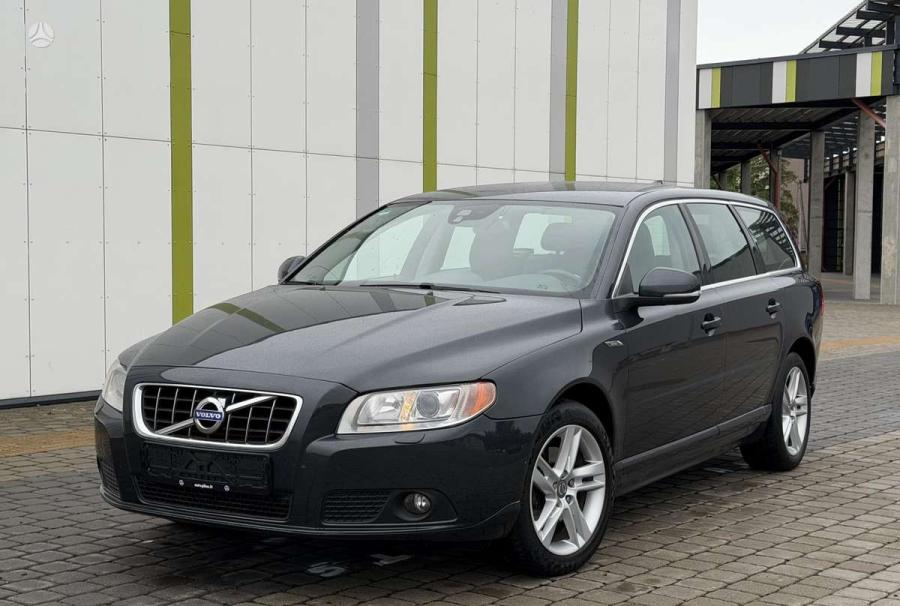 Grey Volvo V70 2011 in Raseiniai, with an engine capacity of 1.60 L and mileage of 280 thousand km for 3600 €, photo 1 on AUTOMOTO.COM.LV