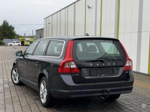 Grey Volvo V70 2011 in Raseiniai, with an engine capacity of 1.60 L and mileage of 280 thousand km for 3600 €, photo 5 on AUTOMOTO.COM.LV