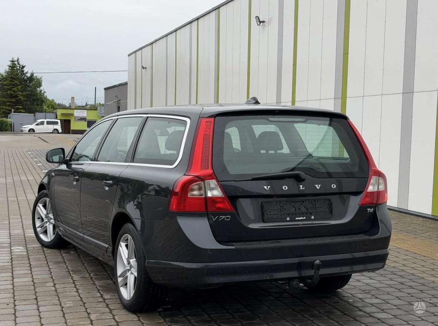 Grey Volvo V70 2011 in Raseiniai, with an engine capacity of 1.60 L and mileage of 280 thousand km for 3600 €, photo 5 on AUTOMOTO.COM.LV