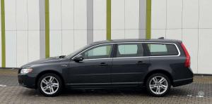 Grey Volvo V70 2011 in Raseiniai, with an engine capacity of 1.60 L and mileage of 280 thousand km for 3600 €, photo 12 on AUTOMOTO.COM.LV