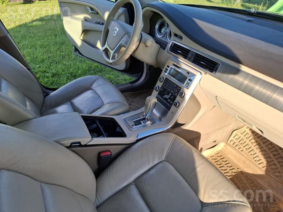 Grey Volvo V70 2011 in Riga, with an engine capacity of 2.00 L and mileage of 337 thousand km for 4100 €, photo 15 on AUTOMOTO.COM.LV