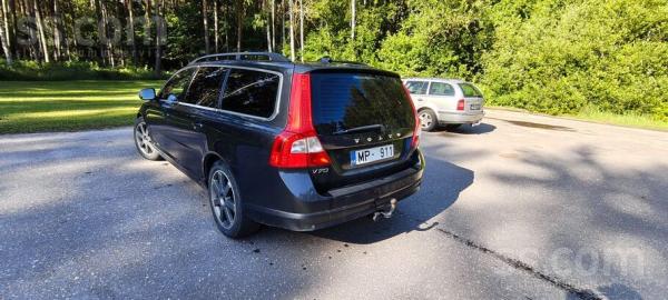 Pelēks Volvo V70 2011 Rīga, ar dzinēja tilpumu 2.00 L un nobraukumu 353 tūkst. km par 4400 €, foto 2 vietnē AUTOMOTO.COM.LV