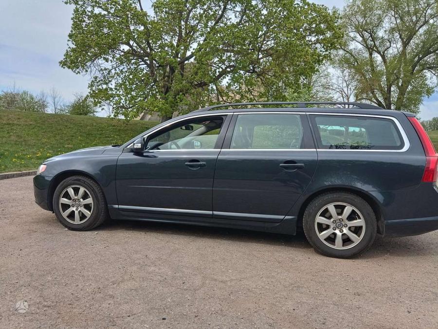 Pelēks Volvo V70 2011 Kauņa, ar dzinēja tilpumu 1.56 L un nobraukumu 183 tūkst. km par 4758 €, foto 4 vietnē AUTOMOTO.COM.LV