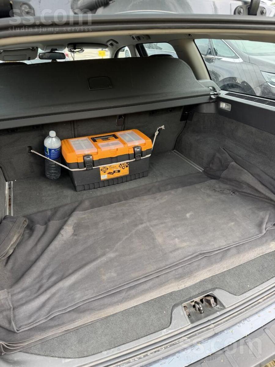 Grey Volvo V70 2011 in Riga, with an engine capacity of 2.00 L and mileage of 309 thousand km for 4000 €, photo 5 on AUTOMOTO.COM.LV