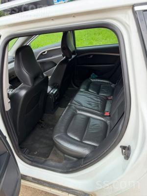 Grey Volvo V70 2011 in Riga, with an engine capacity of 1.60 L and mileage of 364 thousand km for 4000 €, photo 4 on AUTOMOTO.COM.LV