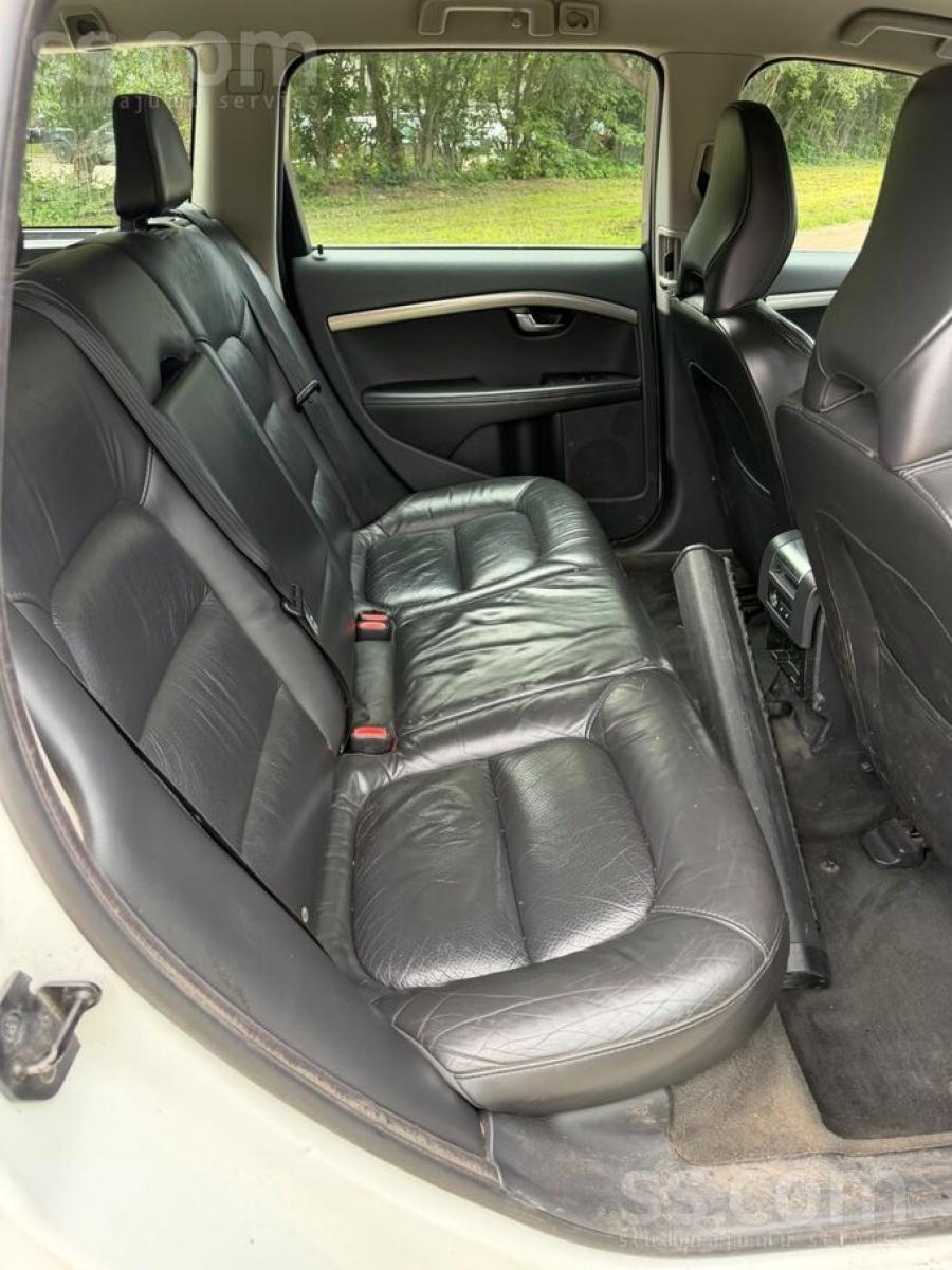 Grey Volvo V70 2011 in Riga, with an engine capacity of 1.60 L and mileage of 364 thousand km for 4000 €, photo 6 on AUTOMOTO.COM.LV