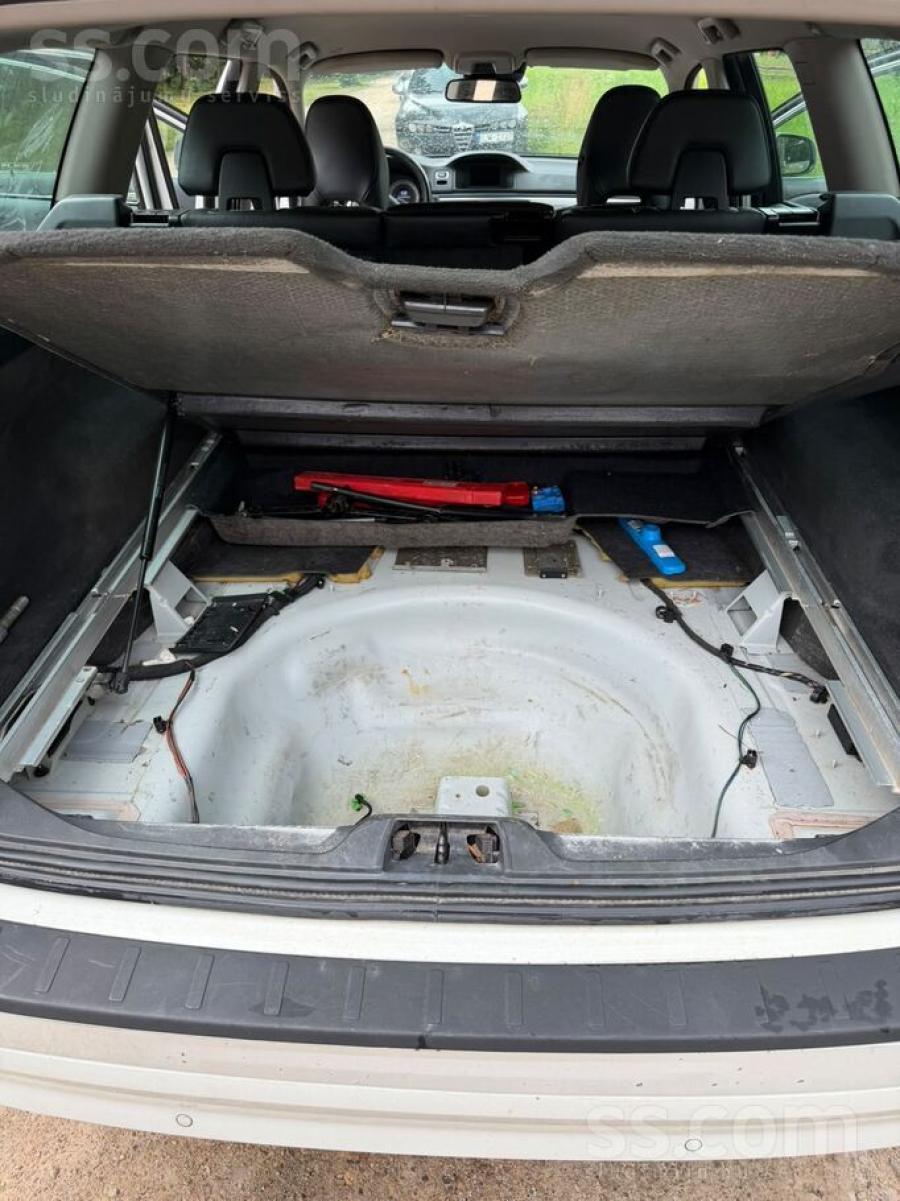 Grey Volvo V70 2011 in Riga, with an engine capacity of 1.60 L and mileage of 364 thousand km for 4000 €, photo 9 on AUTOMOTO.COM.LV