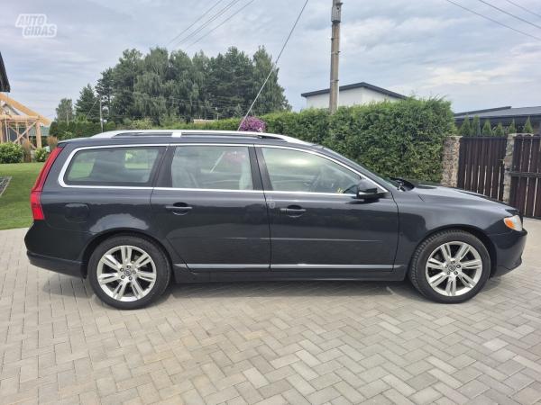 Grey Volvo V70 2011 in Jonava, with an engine capacity of 2.00 L and mileage of 357 thousand km for 5000 €, photo 4 on AUTOMOTO.COM.LV