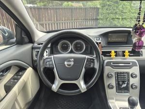 Pelēks Volvo V70 2011 Jonava, ar dzinēja tilpumu 2.00 L un nobraukumu 357 tūkst. km par 5000 €, foto 11 vietnē AUTOMOTO.COM.LV