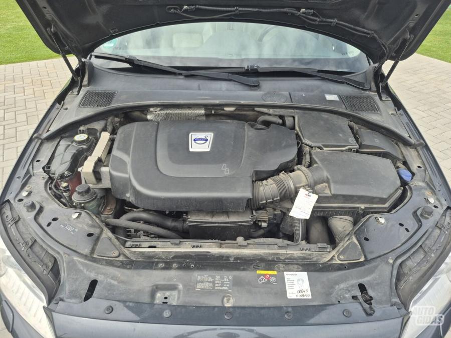 Pelēks Volvo V70 2011 Jonava, ar dzinēja tilpumu 2.00 L un nobraukumu 357 tūkst. km par 5000 €, foto 19 vietnē AUTOMOTO.COM.LV
