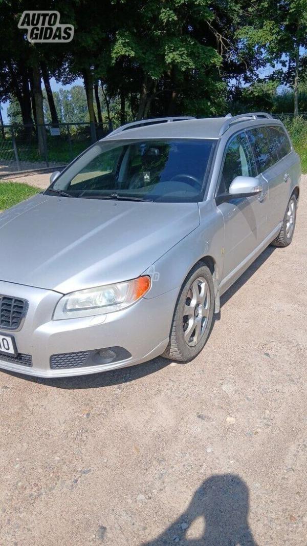 Pelēks Volvo V70 2011 Viļņa, ar dzinēja tilpumu 2.00 L un nobraukumu 390 tūkst. km par 2600 €, foto 2 vietnē AUTOMOTO.COM.LV