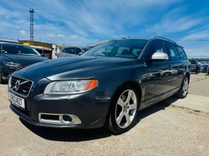 Pelēks Volvo V70 2011 Kauņa, ar dzinēja tilpumu 2.00 L un nobraukumu 265 tūkst. km par 5300 €, foto  vietnē AUTOMOTO.COM.LV