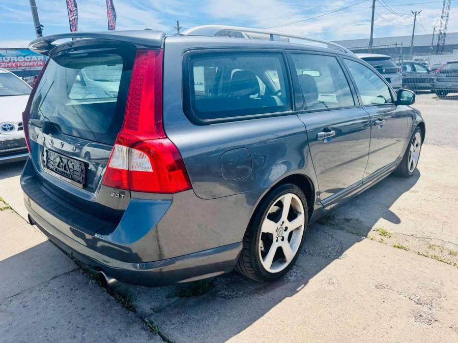 Pelēks Volvo V70 2011 Kauņa, ar dzinēja tilpumu 2.00 L un nobraukumu 265 tūkst. km par 5300 €, foto 5 vietnē AUTOMOTO.COM.LV