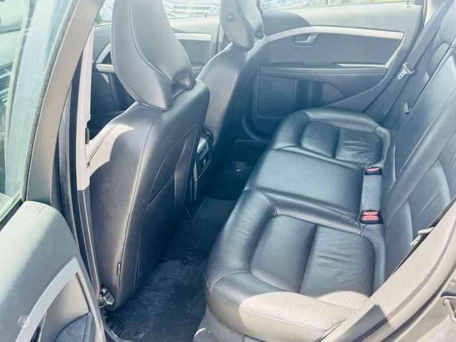 Pelēks Volvo V70 2011 Kauņa, ar dzinēja tilpumu 2.00 L un nobraukumu 265 tūkst. km par 5300 €, foto 9 vietnē AUTOMOTO.COM.LV