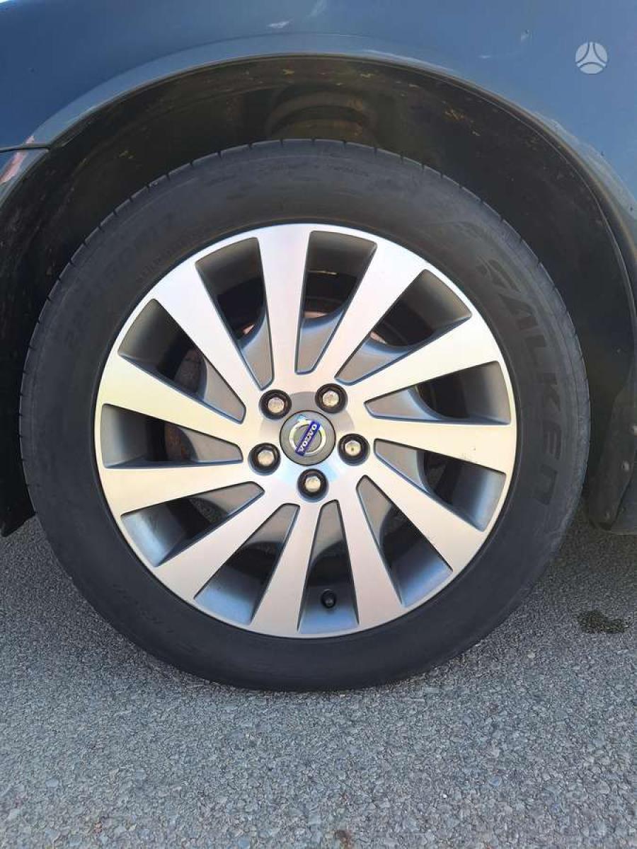 Grey Volvo V70 2011 in Marijampole, with an engine capacity of 1.98 L and mileage of 340 thousand km for 4000 €, photo 5 on AUTOMOTO.COM.LV