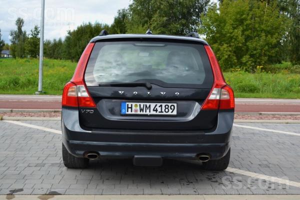 Volvo V70 2011 in Jelgava on AUTOMOTO.COM.LV Grey Volvo V70 2011 in Jelgava, with an engine capacity of 2.40 L and mileage of 0 thousand km for 5599 β¬, photo 6 on AUTOMOTO.COM.LV