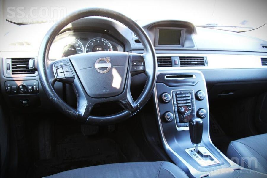 Pelēks Volvo V70 2012 Rēzekne, ar dzinēja tilpumu 1.60 L un nobraukumu 250 tūkst. km par 4495 €, foto 6 vietnē AUTOMOTO.COM.LV