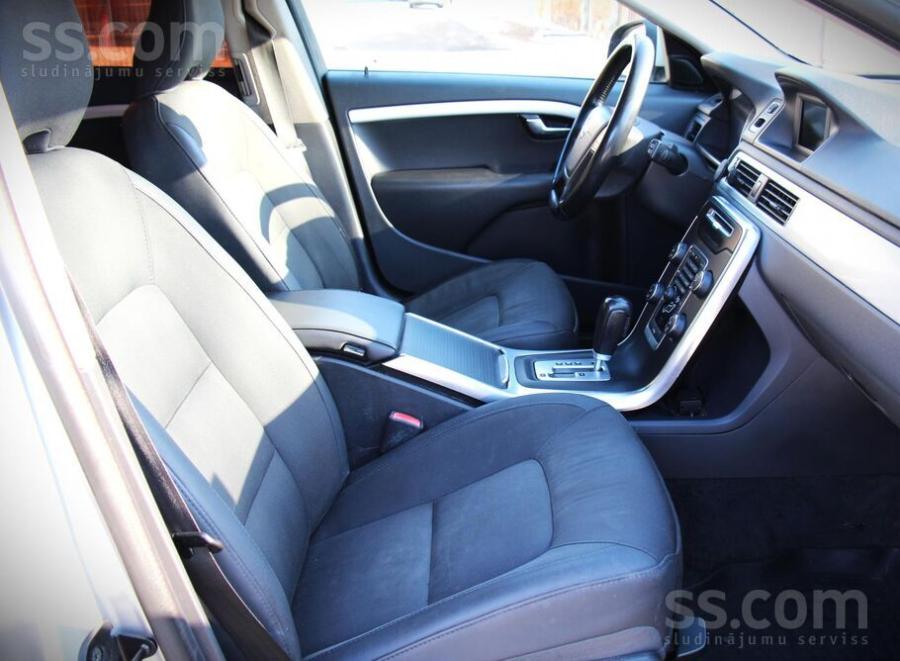 Pelēks Volvo V70 2012 Rēzekne, ar dzinēja tilpumu 1.60 L un nobraukumu 250 tūkst. km par 4495 €, foto 9 vietnē AUTOMOTO.COM.LV
