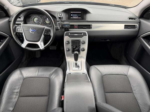 Grey Volvo V70 2012 in Utena, with an engine capacity of 1.98 L and mileage of 334 thousand km for 6500 €, photo 11 on AUTOMOTO.COM.LV