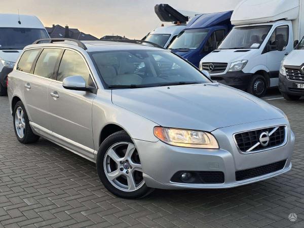 Pelēks Volvo V70 2012 Tauragė, ar dzinēja tilpumu 1.98 L un nobraukumu 296 tūkst. km par 4950 €, foto 1 vietnē AUTOMOTO.COM.LV