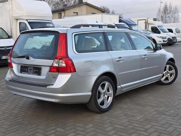 Pelēks Volvo V70 2012 Tauragė, ar dzinēja tilpumu 1.98 L un nobraukumu 296 tūkst. km par 4950 €, foto 4 vietnē AUTOMOTO.COM.LV