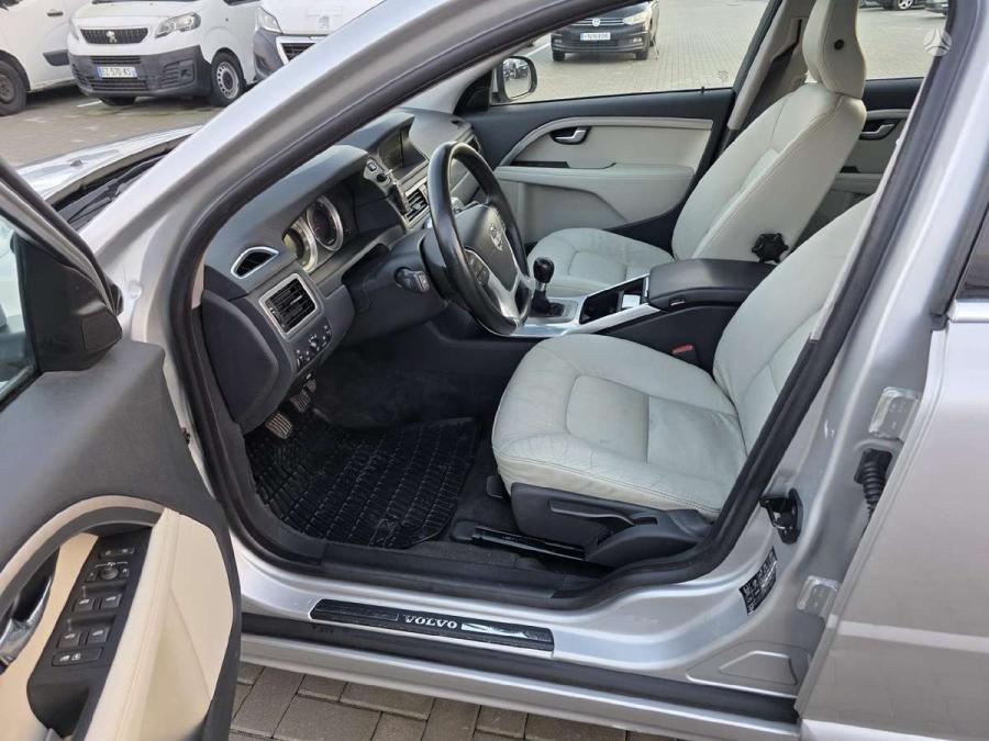 Grey Volvo V70 2012 in Taurage, with an engine capacity of 1.98 L and mileage of 296 thousand km for 4950 €, photo 13 on AUTOMOTO.COM.LV